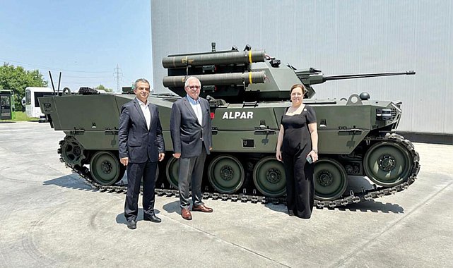 Türkiye’nin ilk ağır sınıf paletli insansız zırhlı aracı tanıtıldı ... Türkiye’nin ilk ağır sınıf paletli insansız zırhlı aracı tanıtıldı ...