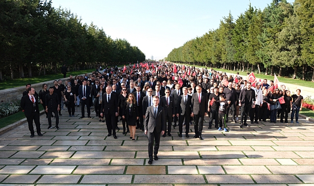 Borusan’dan Anıtkabir’e ziyaret. ‘Bu sevda ilelebet sürecek’ - GÜNCEL ... Borusan’dan Anıtkabir’e ziyaret. ‘Bu sevda ilelebet sürecek’ - GÜNCEL ...